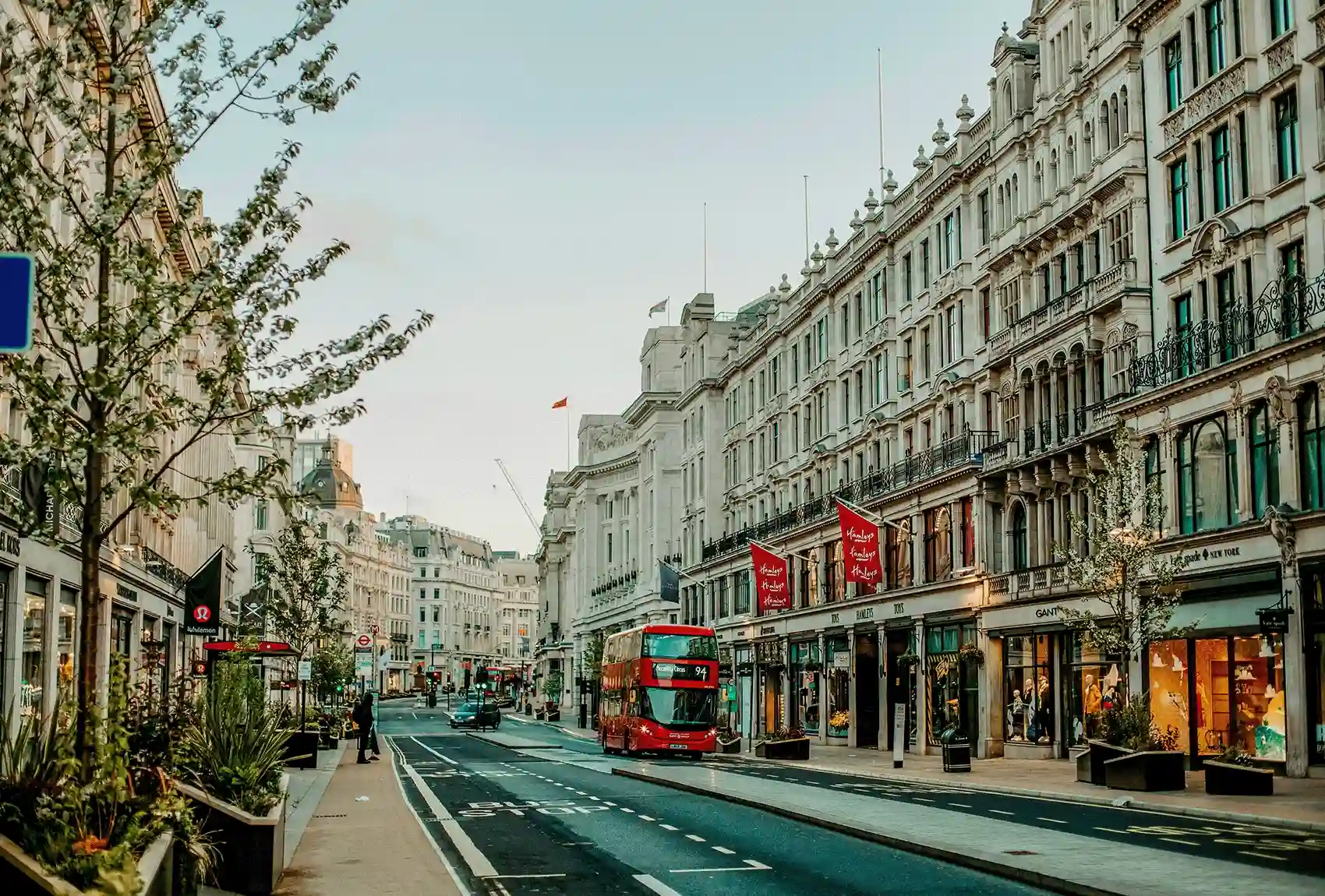 Your Ultimate Guide to London for the First Time: Best Tips & Tricks Your Ultimate Guide to London for the First Time: Best Tips & Tricks